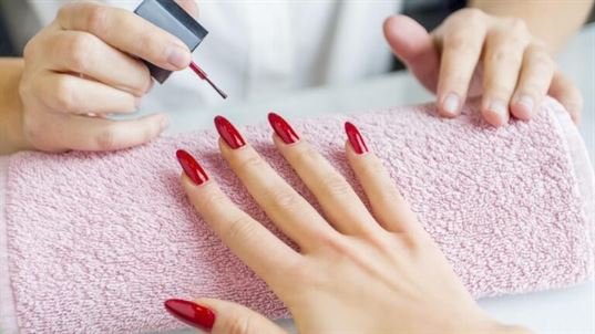 Step-by-Step Guide to Applying Fake Nails at Home | DIY Nail Art